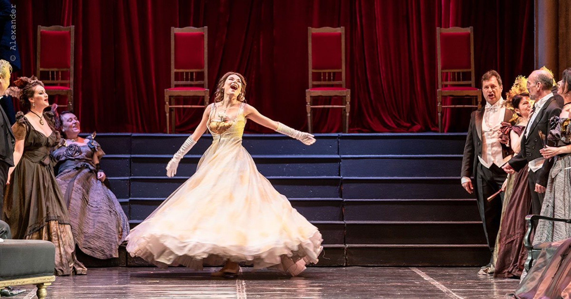 Пловдивската опера представя вечната класика „Травиата“ - plovdivtime.bg