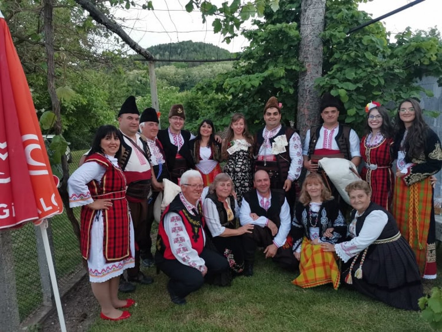 Уникален годеж по стар родопски обичай вдигнаха в Пловдивско ...