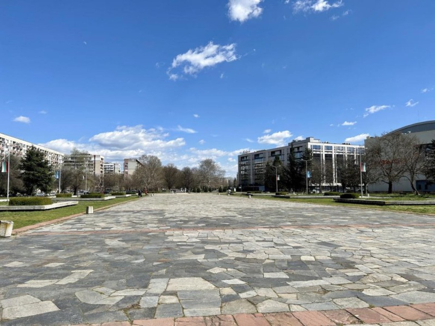 Площадът пред Братската могила се превръща в зона за култура - plovdivtime.bg